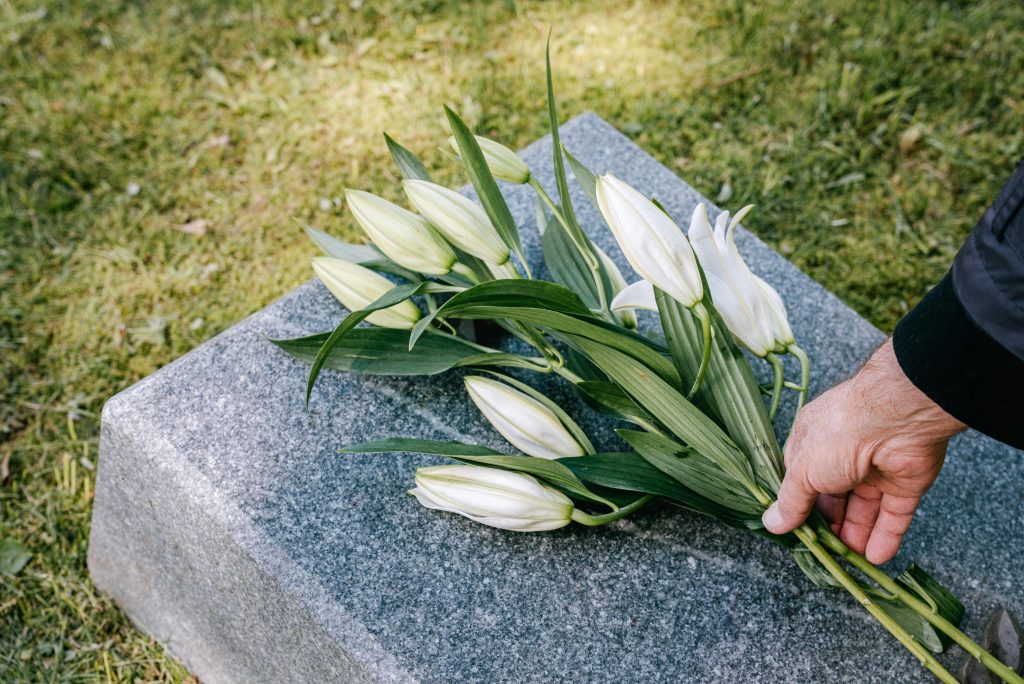 13 Memorable DIY Grave Site Ideas For Your Needs!